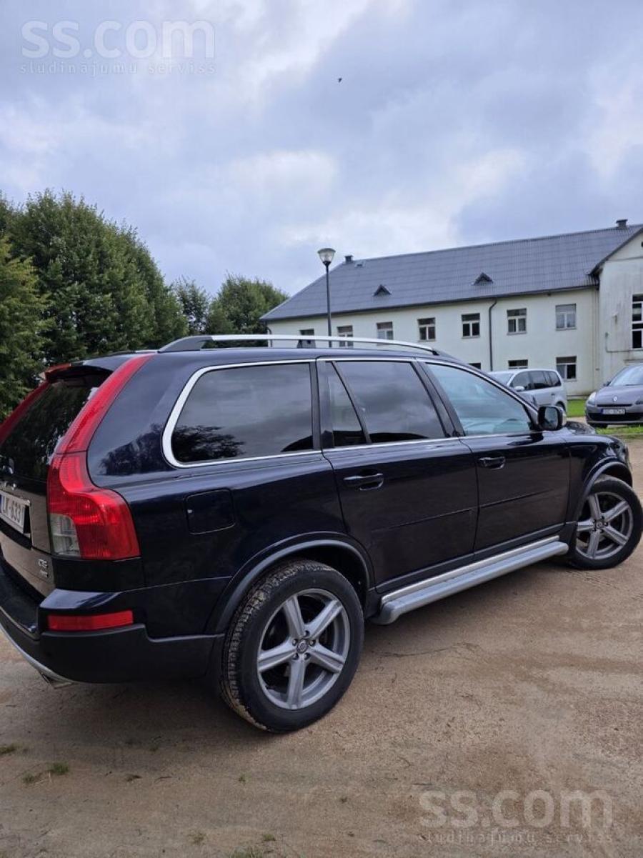 Blue Volvo XC90 2010 in Riga, with an engine capacity of 2.40 L and mileage of 246 thousand km for 7700 €, photo 7 on AUTOMOTO.COM.LV