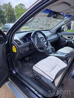 Blue Volvo XC90 2010 in Riga, with an engine capacity of 2.40 L and mileage of 246 thousand km for 7700 €, photo 9 on AUTOMOTO.COM.LV