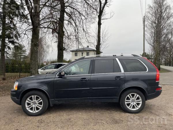 Blue Volvo XC90 2011 in Riga, with an engine capacity of 2.40 L and mileage of 250 thousand km for 10490 €, photo 2 on AUTOMOTO.COM.LV