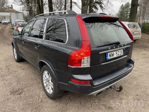 Blue Volvo XC90 2011 in Riga, with an engine capacity of 2.40 L and mileage of 250 thousand km for 10490 €, photo 3 on AUTOMOTO.COM.LV