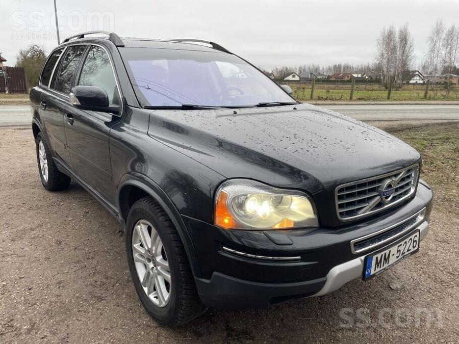 Blue Volvo XC90 2011 in Riga, with an engine capacity of 2.40 L and mileage of 250 thousand km for 10490 €, photo 7 on AUTOMOTO.COM.LV