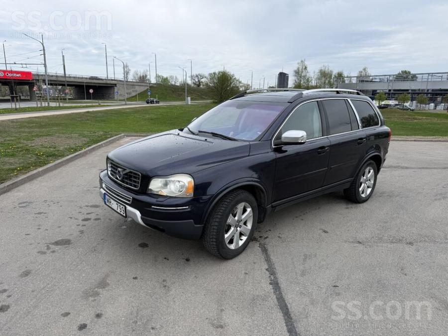 Zils Volvo XC90 2011 Rīga, ar dzinēja tilpumu 2.40 L un nobraukumu 359 tūkst. km par 8900 €, foto 1 vietnē AUTOMOTO.COM.LV
