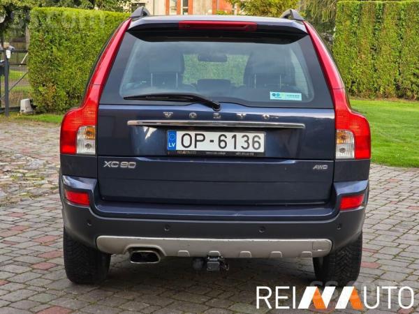 Blue Volvo XC90 2011 in Riga, with an engine capacity of 2.40 L and mileage of 312 thousand km for 9950 €, photo 4 on AUTOMOTO.COM.LV