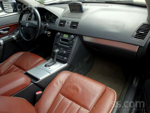 Zils Volvo XC90 2011 Rīga, ar dzinēja tilpumu 2.40 L un nobraukumu 271 tūkst. km par 9800 €, foto 9 vietnē AUTOMOTO.COM.LV