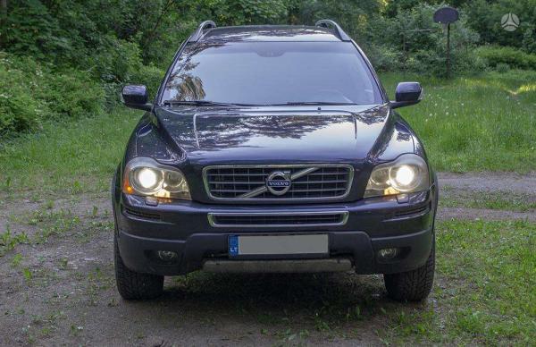 Zils Volvo XC90 2011 Viļņa, ar dzinēja tilpumu 2.40 L un nobraukumu 335 tūkst. km par 8100 €, foto 1 vietnē AUTOMOTO.COM.LV