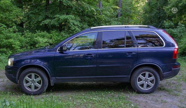 Zils Volvo XC90 2011 Viļņa, ar dzinēja tilpumu 2.40 L un nobraukumu 335 tūkst. km par 8100 €, foto 3 vietnē AUTOMOTO.COM.LV