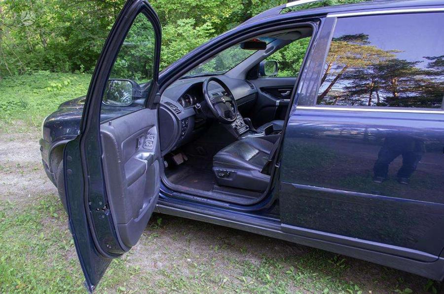 Zils Volvo XC90 2011 Viļņa, ar dzinēja tilpumu 2.40 L un nobraukumu 335 tūkst. km par 8100 €, foto 11 vietnē AUTOMOTO.COM.LV