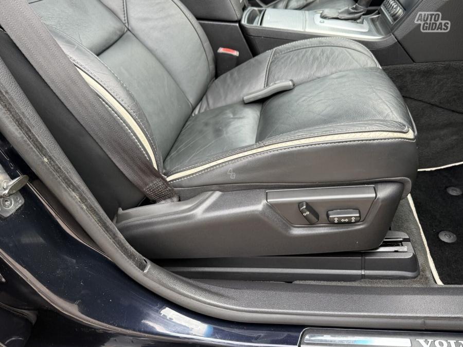 Zils Volvo XC90 2011 Tauragė, ar dzinēja tilpumu 2.40 L un nobraukumu 251 tūkst. km par 8300 €, foto 18 vietnē AUTOMOTO.COM.LV