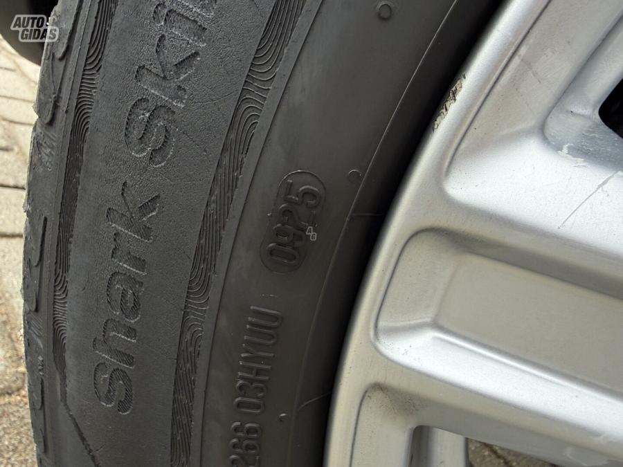 Zils Volvo XC90 2011 Tauragė, ar dzinēja tilpumu 2.40 L un nobraukumu 251 tūkst. km par 8300 €, foto 28 vietnē AUTOMOTO.COM.LV