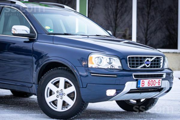 Blue Volvo XC90 2012 in Tukums, with an engine capacity of 2.40 L and mileage of 265 thousand km for 11900 €, photo 4 on AUTOMOTO.COM.LV