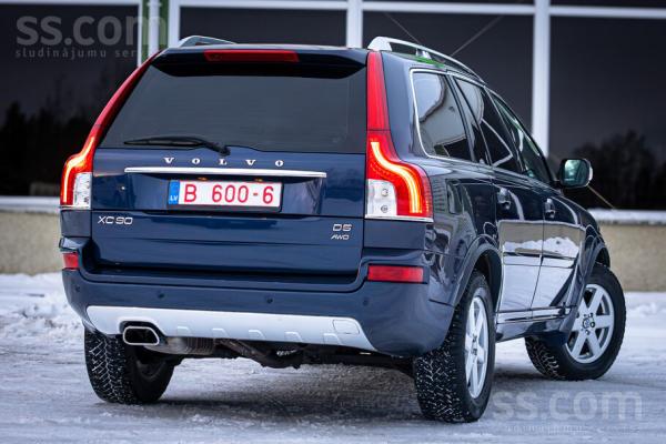 Blue Volvo XC90 2012 in Tukums, with an engine capacity of 2.40 L and mileage of 265 thousand km for 11900 €, photo 8 on AUTOMOTO.COM.LV