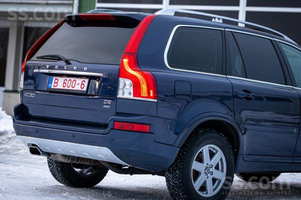 Blue Volvo XC90 2012 in Tukums, with an engine capacity of 2.40 L and mileage of 265 thousand km for 11900 €, photo 9 on AUTOMOTO.COM.LV