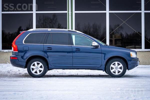 Blue Volvo XC90 2012 in Tukums, with an engine capacity of 2.40 L and mileage of 265 thousand km for 11900 €, photo 10 on AUTOMOTO.COM.LV