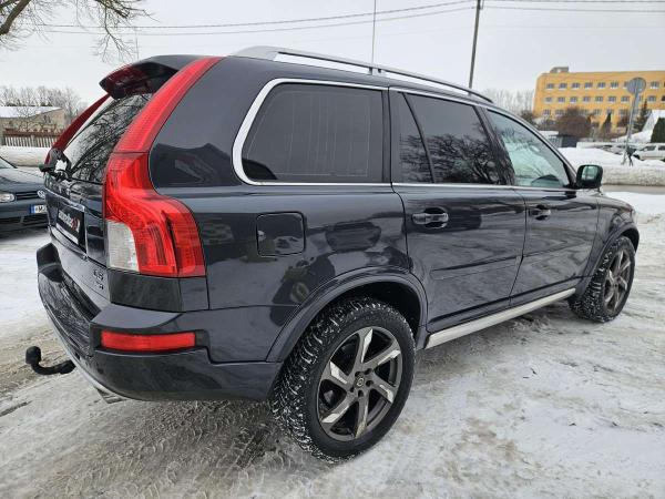 Blue Volvo XC90 2012 in Siauliai, with an engine capacity of 2.40 L and mileage of 281 thousand km for 11950 €, photo 8 on AUTOMOTO.COM.LV