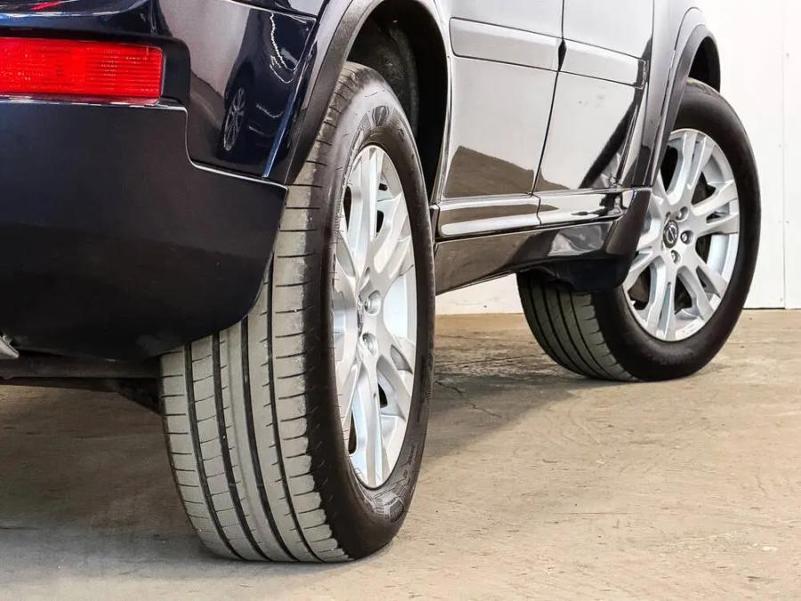 Zils Volvo XC90 2012 Jūrmala, ar dzinēja tilpumu 2.40 L un nobraukumu 338 tūkst. km par 12450 €, foto 24 vietnē AUTOMOTO.COM.LV