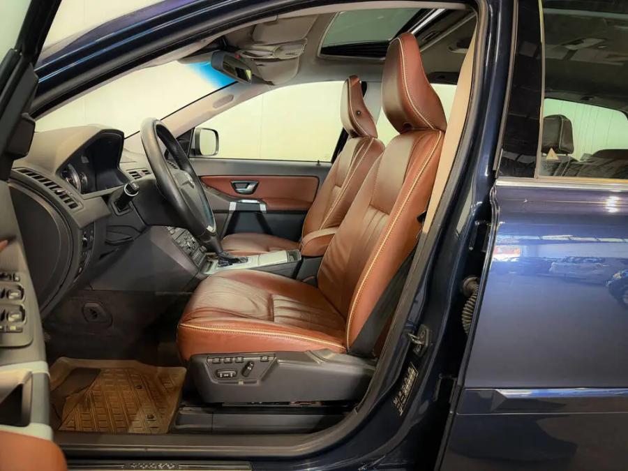 Zils Volvo XC90 2012 Jūrmala, ar dzinēja tilpumu 2.40 L un nobraukumu 338 tūkst. km par 12450 €, foto 25 vietnē AUTOMOTO.COM.LV