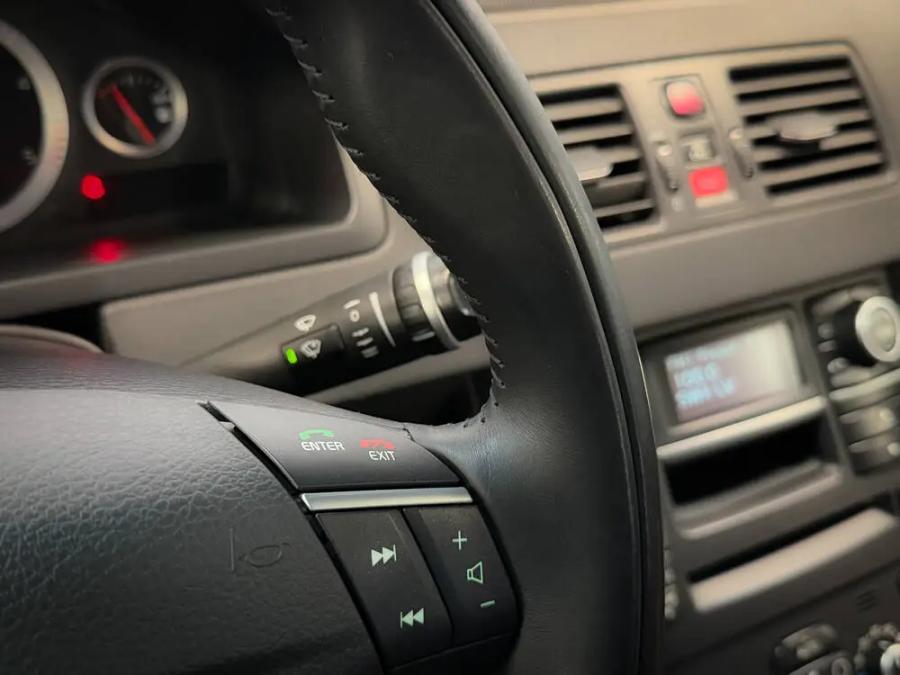 Zils Volvo XC90 2012 Jūrmala, ar dzinēja tilpumu 2.40 L un nobraukumu 338 tūkst. km par 12450 €, foto 37 vietnē AUTOMOTO.COM.LV