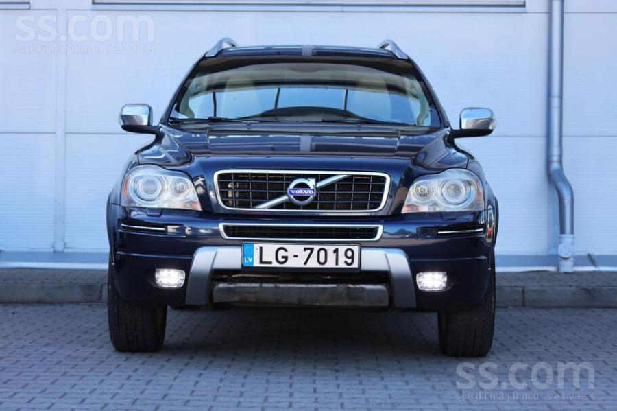 Blue Volvo XC90 2012 in Riga, with an engine capacity of 2.40 L and mileage of 0 thousand km for 5995 €, photo 5 on AUTOMOTO.COM.LV
