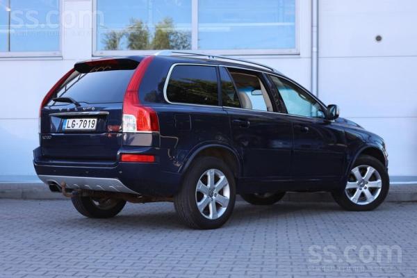 Blue Volvo XC90 2012 in Riga, with an engine capacity of 2.40 L and mileage of 0 thousand km for 5995 €, photo 7 on AUTOMOTO.COM.LV