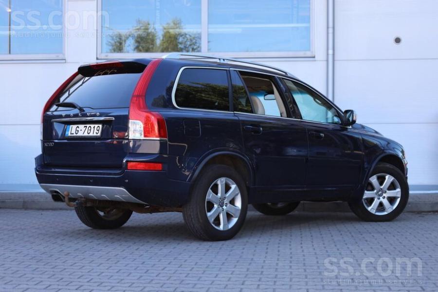 Blue Volvo XC90 2012 in Riga, with an engine capacity of 2.40 L and mileage of 0 thousand km for 5995 €, photo 8 on AUTOMOTO.COM.LV