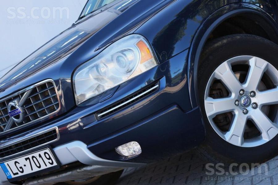 Blue Volvo XC90 2012 in Riga, with an engine capacity of 2.40 L and mileage of 0 thousand km for 5995 €, photo 9 on AUTOMOTO.COM.LV