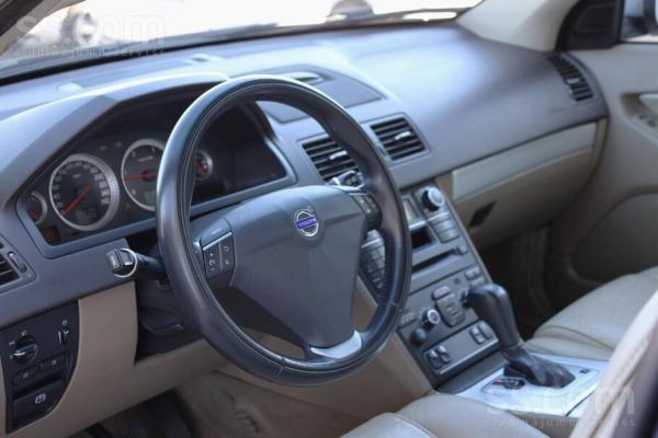 Blue Volvo XC90 2012 in Riga, with an engine capacity of 2.40 L and mileage of 0 thousand km for 5995 €, photo 10 on AUTOMOTO.COM.LV