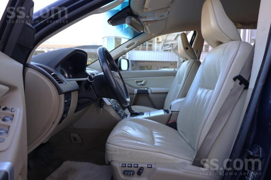 Blue Volvo XC90 2012 in Riga, with an engine capacity of 2.40 L and mileage of 0 thousand km for 5995 €, photo 12 on AUTOMOTO.COM.LV