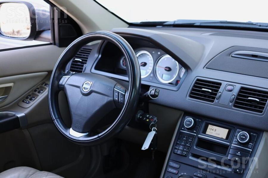 Blue Volvo XC90 2012 in Riga, with an engine capacity of 2.40 L and mileage of 0 thousand km for 5995 €, photo 14 on AUTOMOTO.COM.LV