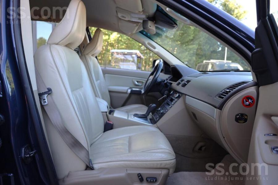 Blue Volvo XC90 2012 in Riga, with an engine capacity of 2.40 L and mileage of 0 thousand km for 5995 €, photo 15 on AUTOMOTO.COM.LV
