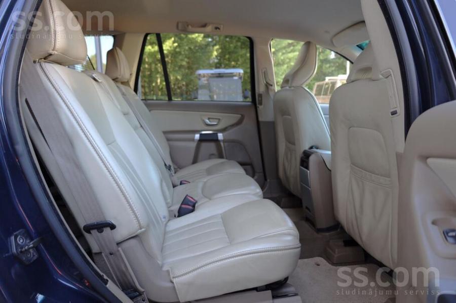 Blue Volvo XC90 2012 in Riga, with an engine capacity of 2.40 L and mileage of 0 thousand km for 5995 €, photo 17 on AUTOMOTO.COM.LV