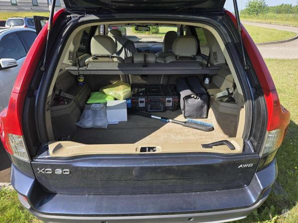Zils Volvo XC90 2012 Viļņa, ar dzinēja tilpumu 3.19 L un nobraukumu 358 tūkst. km par 6500 €, foto 9 vietnē AUTOMOTO.COM.LV