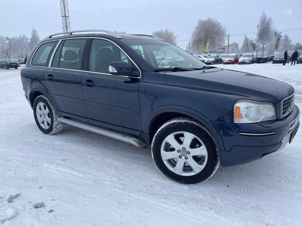 Blue Volvo XC90 2013 in Vilnius, with an engine capacity of 2.40 L and mileage of 300 thousand km for 11500 €, photo 3 on AUTOMOTO.COM.LV