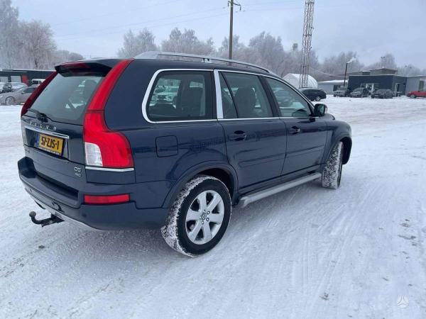 Blue Volvo XC90 2013 in Vilnius, with an engine capacity of 2.40 L and mileage of 300 thousand km for 11500 €, photo 5 on AUTOMOTO.COM.LV
