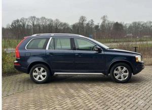 Blue Volvo XC90 2013 in Vilnius, with an engine capacity of 2.40 L and mileage of 300 thousand km for 11500 €, photo 18 on AUTOMOTO.COM.LV