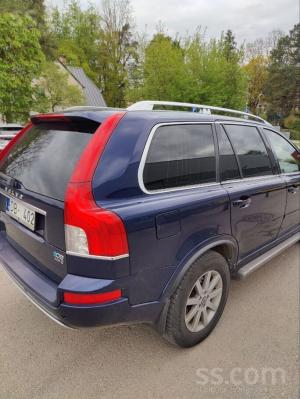 Blue Volvo XC90 2013 in Riga, with an engine capacity of 2.40 L and mileage of 416 thousand km for 10000 €, photo 9 on AUTOMOTO.COM.LV