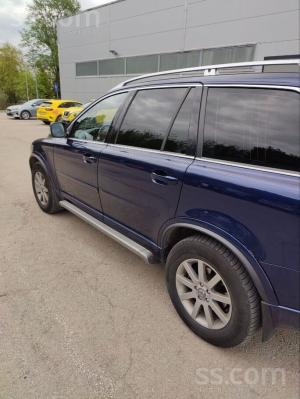 Blue Volvo XC90 2013 in Riga, with an engine capacity of 2.40 L and mileage of 416 thousand km for 10000 €, photo 12 on AUTOMOTO.COM.LV