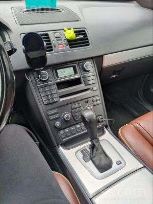 Blue Volvo XC90 2013 in Riga, with an engine capacity of 2.40 L and mileage of 416 thousand km for 10000 €, photo 16 on AUTOMOTO.COM.LV