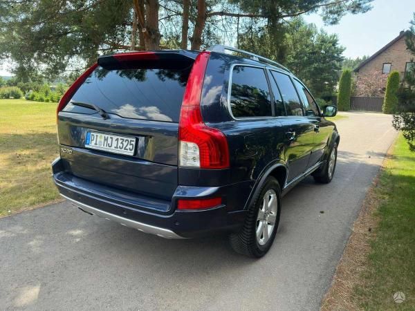 Blue Volvo XC90 2013 in Vilnius, with an engine capacity of 2.40 L and mileage of 242 thousand km for 12300 €, photo 10 on AUTOMOTO.COM.LV