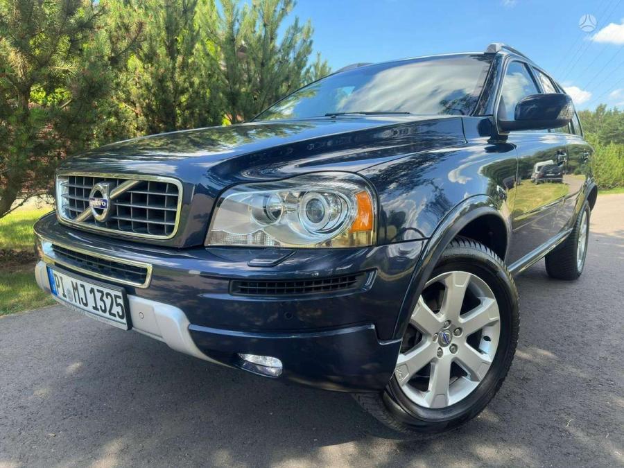 Blue Volvo XC90 2013 in Vilnius, with an engine capacity of 2.40 L and mileage of 242 thousand km for 12100 €, photo 1 on AUTOMOTO.COM.LV