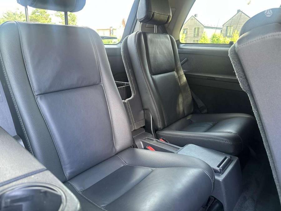 Blue Volvo XC90 2013 in Vilnius, with an engine capacity of 2.40 L and mileage of 242 thousand km for 12100 €, photo 30 on AUTOMOTO.COM.LV
