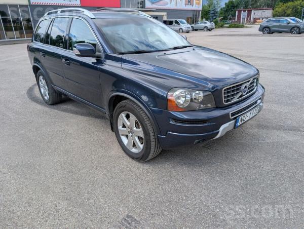 Blue Volvo XC90 2013 in Jekabpils, with an engine capacity of 2.40 L and mileage of 273 thousand km for 11000 €, photo 1 on AUTOMOTO.COM.LV