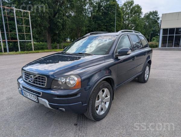 Blue Volvo XC90 2013 in Jekabpils, with an engine capacity of 2.40 L and mileage of 273 thousand km for 11000 €, photo 2 on AUTOMOTO.COM.LV