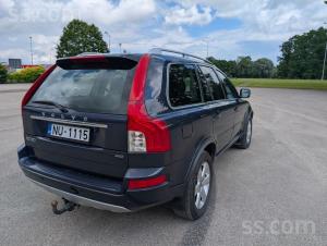 Blue Volvo XC90 2013 in Jekabpils, with an engine capacity of 2.40 L and mileage of 273 thousand km for 11000 €, photo 4 on AUTOMOTO.COM.LV