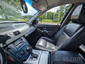 Blue Volvo XC90 2013 in Jekabpils, with an engine capacity of 2.40 L and mileage of 273 thousand km for 11000 €, photo 10 on AUTOMOTO.COM.LV