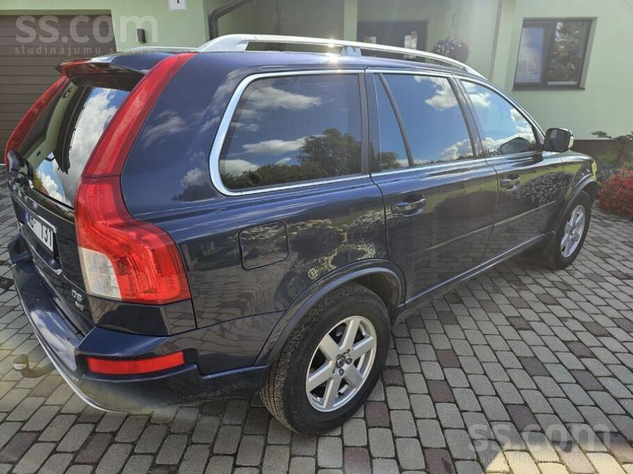 Blue Volvo XC90 2013 in Riga, with an engine capacity of 2.40 L and mileage of 184 thousand km for 9500 €, photo 5 on AUTOMOTO.COM.LV