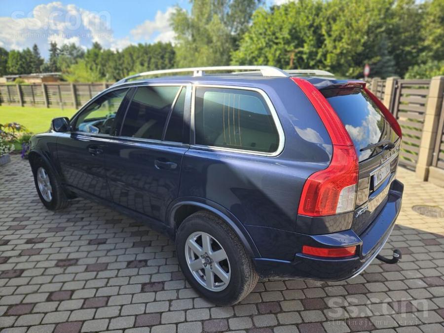 Blue Volvo XC90 2013 in Riga, with an engine capacity of 2.40 L and mileage of 184 thousand km for 9500 €, photo 6 on AUTOMOTO.COM.LV