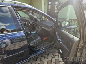 Blue Volvo XC90 2013 in Riga, with an engine capacity of 2.40 L and mileage of 184 thousand km for 9500 €, photo 9 on AUTOMOTO.COM.LV