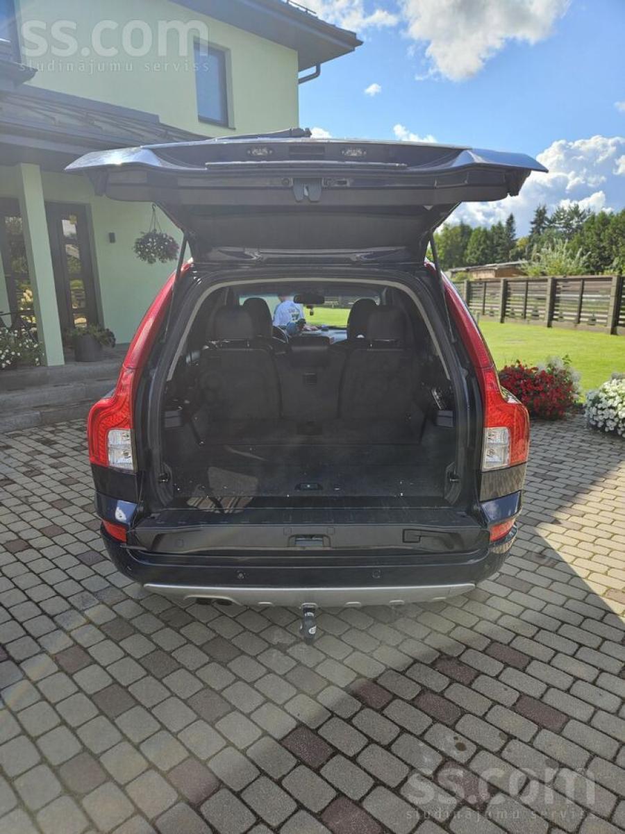 Blue Volvo XC90 2013 in Riga, with an engine capacity of 2.40 L and mileage of 184 thousand km for 9500 €, photo 11 on AUTOMOTO.COM.LV