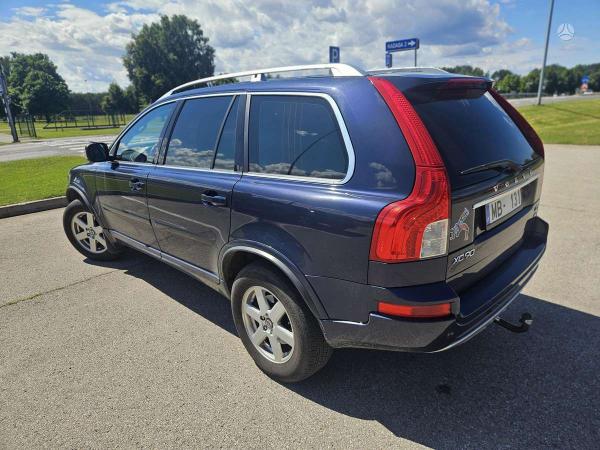 Blue Volvo XC90 2013 in Riga, with an engine capacity of 2.40 L and mileage of 184 thousand km for 9500 €, photo 9 on AUTOMOTO.COM.LV