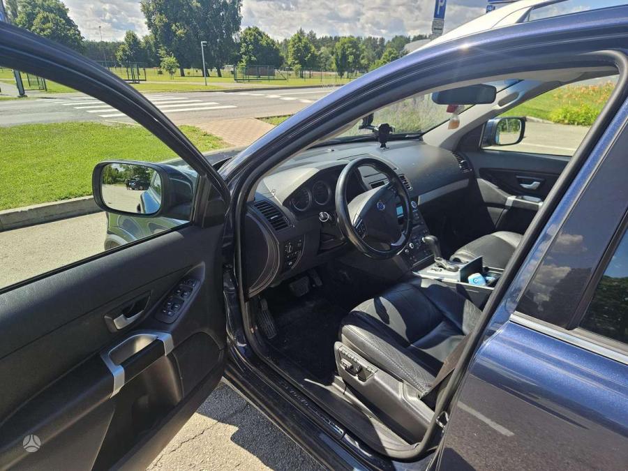 Zils Volvo XC90 2013 Rīga, ar dzinēja tilpumu 2.40 L un nobraukumu 184 tūkst. km par 9500 €, foto 15 vietnē AUTOMOTO.COM.LV